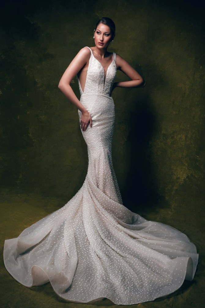 Elizabeth Lee Bridal - Halo | Becker's Bridal - Michigan's Premier ...